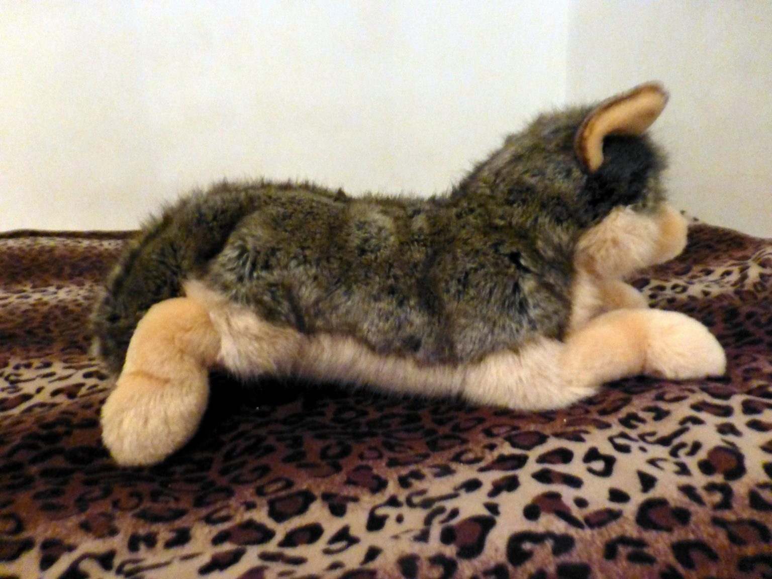 Niko Wolf For StrongestPower (Commission Sold) – HawtFur.com